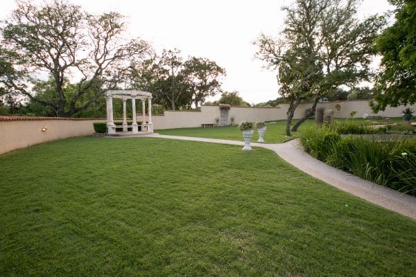 Tuscan Hall Gallery – Austin Outdoor Weddings at Veranda Room, Fang ...